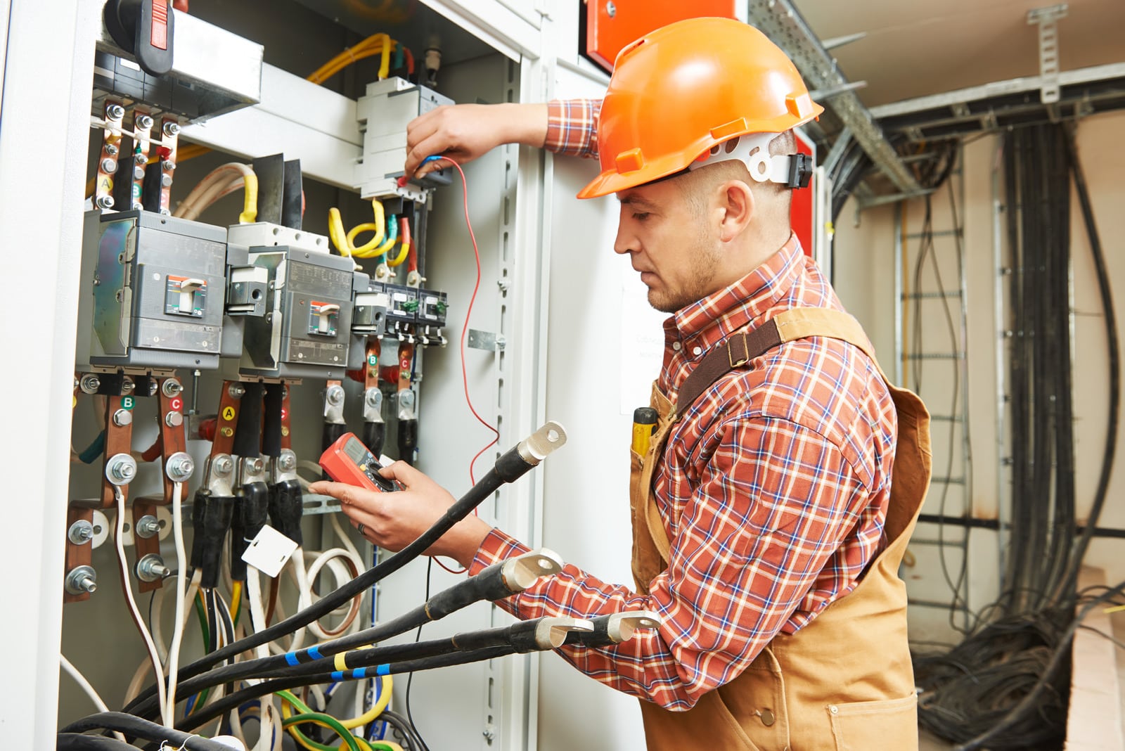 Top 3 Reasons Why Kiwis Choose a Registered Electrician
