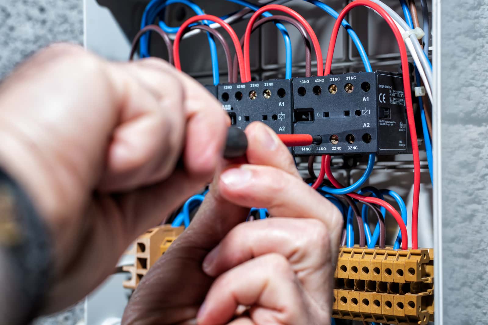 3 Common Electrical Issues & How to Spot Them